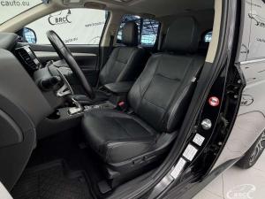 Black Mitsubishi Outlander 2014 in Vilnius, with an engine capacity of 2.00 L and mileage of 205 thousand km for 8800 €, photo 24 on AUTOMOTO.COM.LV