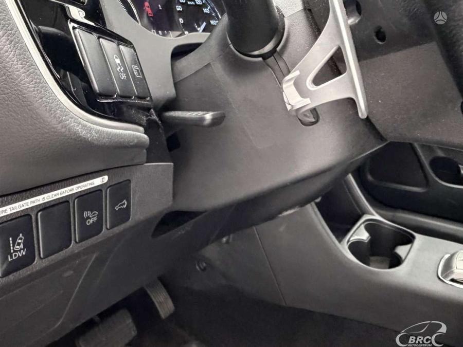 Black Mitsubishi Outlander 2014 in Vilnius, with an engine capacity of 2.00 L and mileage of 205 thousand km for 8800 €, photo 28 on AUTOMOTO.COM.LV