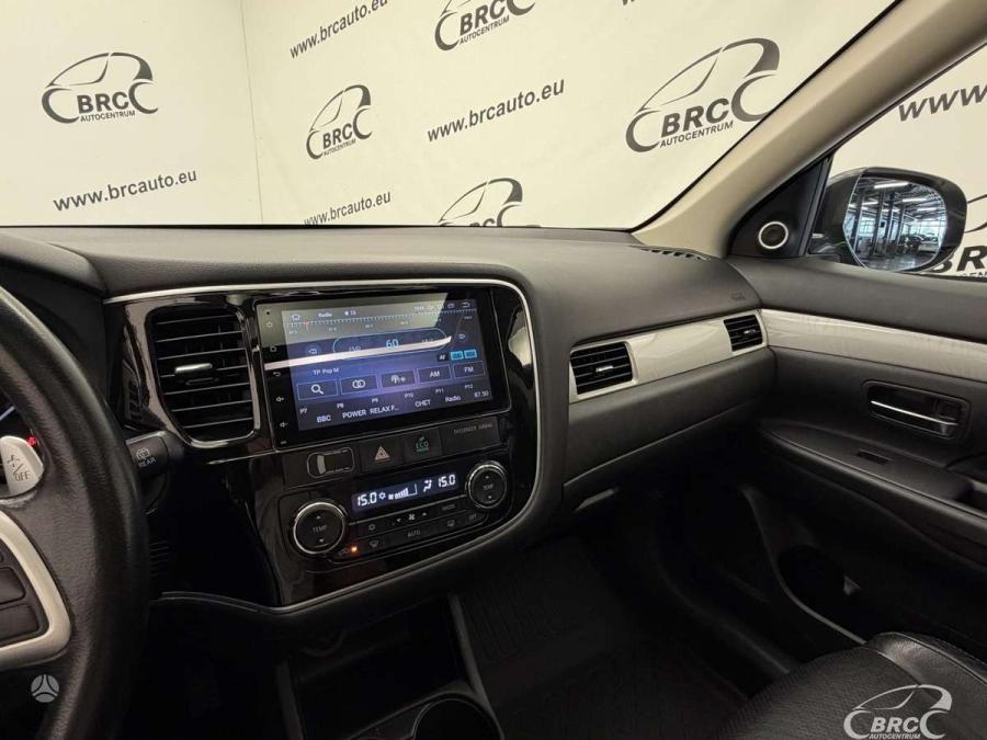 Black Mitsubishi Outlander 2014 in Vilnius, with an engine capacity of 2.00 L and mileage of 205 thousand km for 8800 €, photo 30 on AUTOMOTO.COM.LV