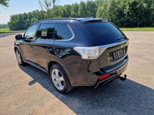 Black Mitsubishi Outlander 2014 in Kaunas, with an engine capacity of 2.00 L and mileage of 312 thousand km for 7450 €, photo 8 on AUTOMOTO.COM.LV