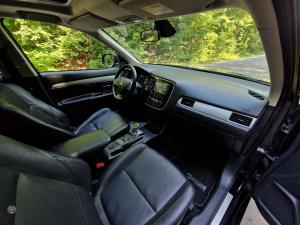 Black Mitsubishi Outlander 2014 in Kaunas, with an engine capacity of 2.00 L and mileage of 312 thousand km for 7450 €, photo 19 on AUTOMOTO.COM.LV
