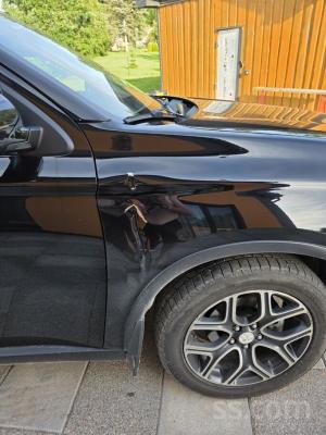 Melns Mitsubishi Outlander 2014 Talsi, ar dzinēja tilpumu 2.20 L un nobraukumu 252 tūkst. km par 4000 €, foto 3 vietnē AUTOMOTO.COM.LV