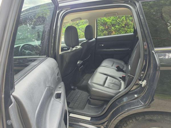 Melns Mitsubishi Outlander 2014 Viļņa, ar dzinēja tilpumu 2.00 L un nobraukumu 235 tūkst. km par 7600 €, foto 8 vietnē AUTOMOTO.COM.LV