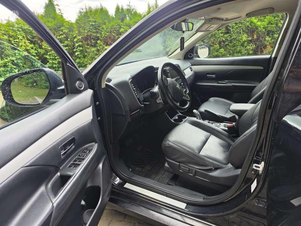 Melns Mitsubishi Outlander 2014 Viļņa, ar dzinēja tilpumu 2.00 L un nobraukumu 235 tūkst. km par 7600 €, foto 9 vietnē AUTOMOTO.COM.LV