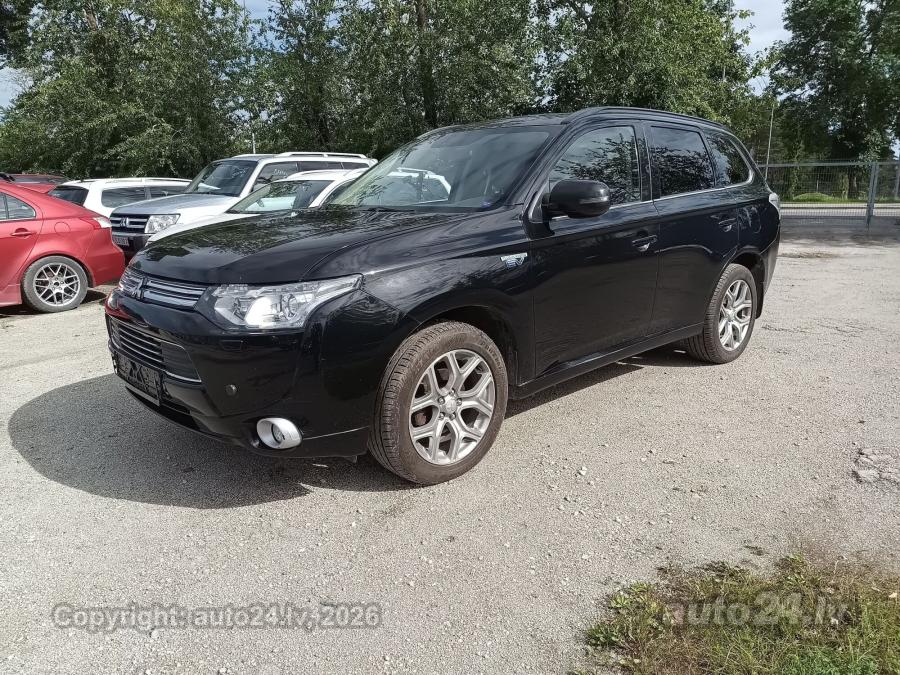 Melns Mitsubishi Outlander 2014 Tallina, ar dzinēja tilpumu 2.00 L un nobraukumu 187 tūkst. km par 9900 €, foto 1 vietnē AUTOMOTO.COM.LV