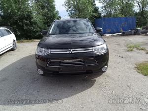 Melns Mitsubishi Outlander 2014 Tallina, ar dzinēja tilpumu 2.00 L un nobraukumu 187 tūkst. km par 9900 €, foto 7 vietnē AUTOMOTO.COM.LV