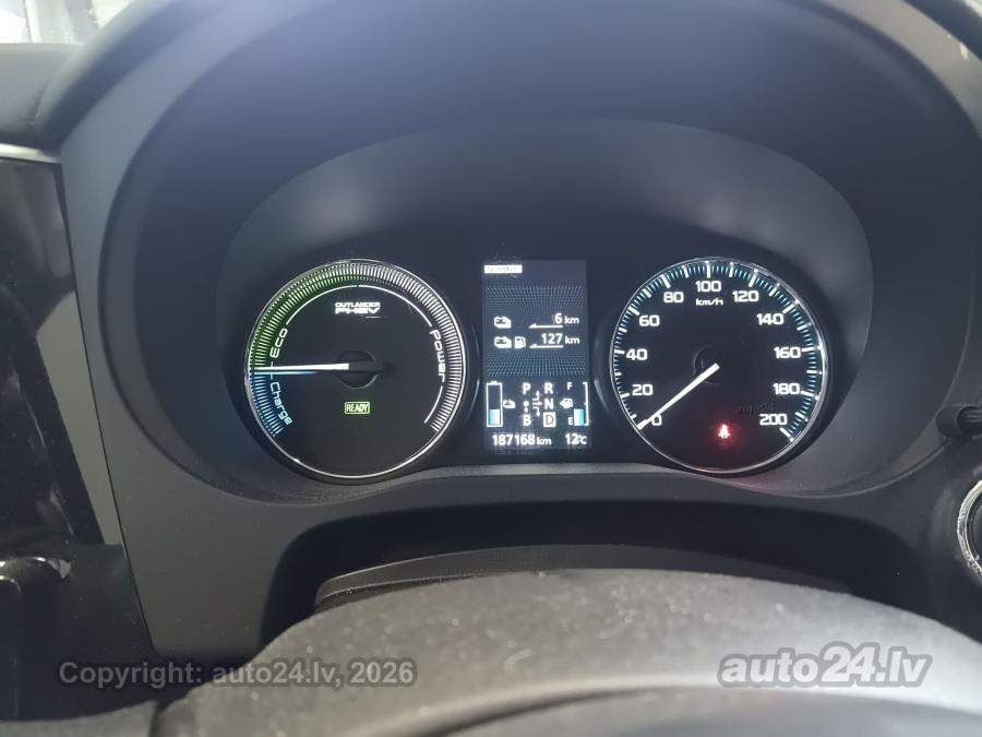 Melns Mitsubishi Outlander 2014 Tallina, ar dzinēja tilpumu 2.00 L un nobraukumu 187 tūkst. km par 9900 €, foto 8 vietnē AUTOMOTO.COM.LV