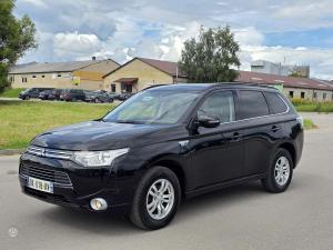 Black Mitsubishi Outlander 2014 in Taurage, with an engine capacity of 2.00 L and mileage of 330 thousand km for 6700 €, photo  on AUTOMOTO.COM.LV