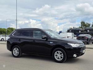 Melns Mitsubishi Outlander 2014 Tauragė, ar dzinēja tilpumu 2.00 L un nobraukumu 330 tūkst. km par 6700 €, foto 4 vietnē AUTOMOTO.COM.LV
