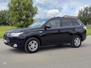 Melns Mitsubishi Outlander 2014 Tauragė, ar dzinēja tilpumu 2.00 L un nobraukumu 330 tūkst. km par 6700 €, foto 5 vietnē AUTOMOTO.COM.LV