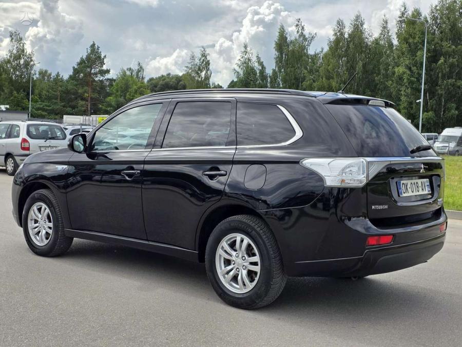 Melns Mitsubishi Outlander 2014 Tauragė, ar dzinēja tilpumu 2.00 L un nobraukumu 330 tūkst. km par 6700 €, foto 6 vietnē AUTOMOTO.COM.LV