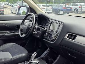 Melns Mitsubishi Outlander 2014 Tauragė, ar dzinēja tilpumu 2.00 L un nobraukumu 330 tūkst. km par 6700 €, foto 10 vietnē AUTOMOTO.COM.LV