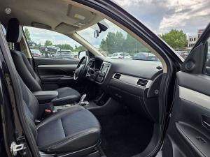 Melns Mitsubishi Outlander 2014 Tauragė, ar dzinēja tilpumu 2.00 L un nobraukumu 330 tūkst. km par 6700 €, foto 15 vietnē AUTOMOTO.COM.LV