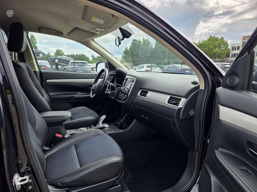 Melns Mitsubishi Outlander 2014 Tauragė, ar dzinēja tilpumu 2.00 L un nobraukumu 330 tūkst. km par 6700 €, foto 15 vietnē AUTOMOTO.COM.LV