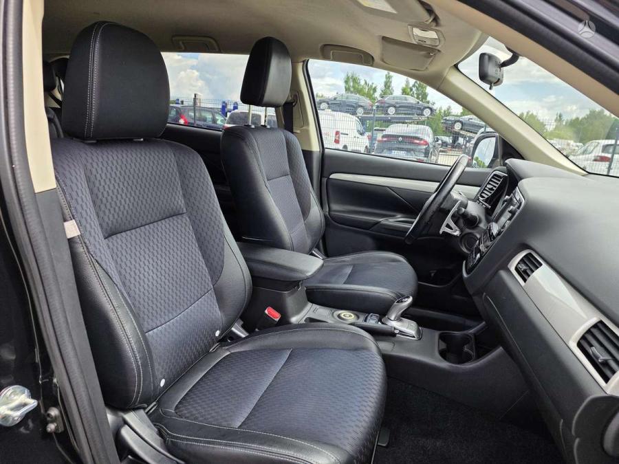 Melns Mitsubishi Outlander 2014 Tauragė, ar dzinēja tilpumu 2.00 L un nobraukumu 330 tūkst. km par 6700 €, foto 16 vietnē AUTOMOTO.COM.LV