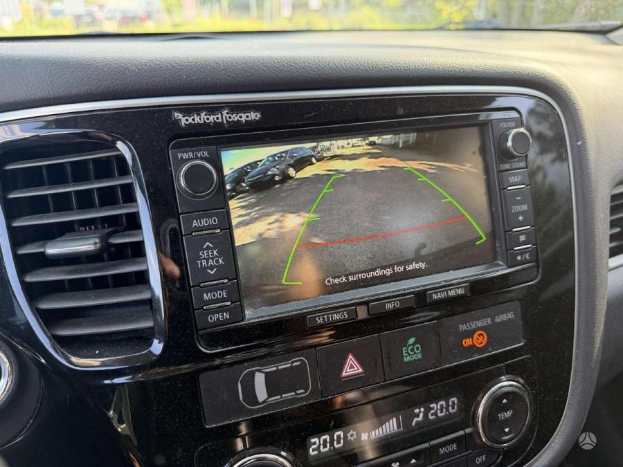 Black Mitsubishi Outlander 2014 in Marijampole, with an engine capacity of 2.00 L and mileage of 245 thousand km for 4350 €, photo 10 on AUTOMOTO.COM.LV