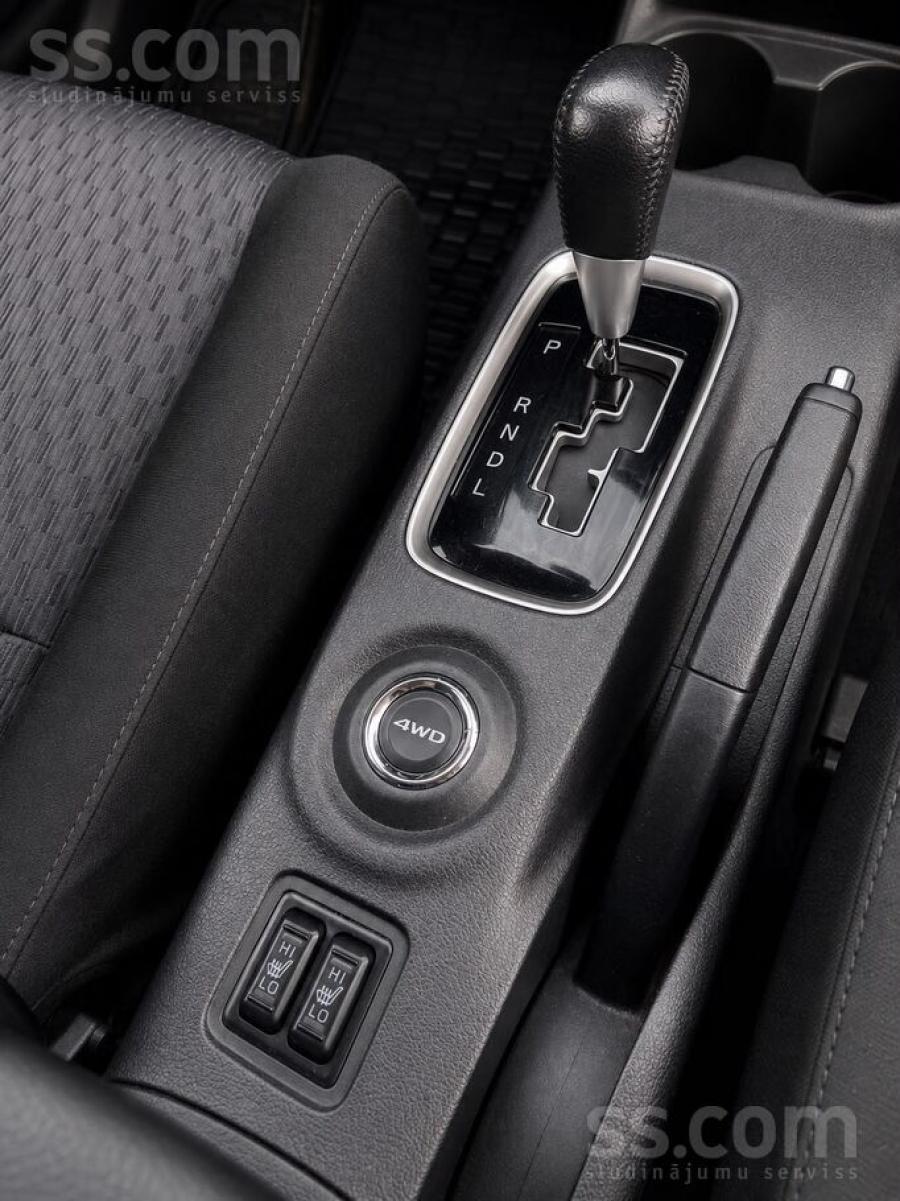 Melns Mitsubishi Outlander 2014 Rīga, ar dzinēja tilpumu 2.00 L un nobraukumu 152 tūkst. km par 9200 €, foto 11 vietnē AUTOMOTO.COM.LV