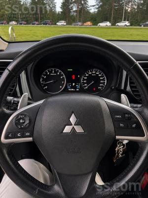 Melns Mitsubishi Outlander 2014 Rīga, ar dzinēja tilpumu 2.00 L un nobraukumu 152 tūkst. km par 9200 €, foto 13 vietnē AUTOMOTO.COM.LV