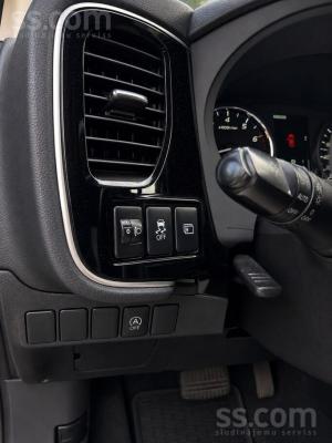 Melns Mitsubishi Outlander 2014 Rīga, ar dzinēja tilpumu 2.00 L un nobraukumu 152 tūkst. km par 9200 €, foto 14 vietnē AUTOMOTO.COM.LV