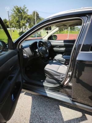 Melns Mitsubishi Outlander 2014 Klaipėda, ar dzinēja tilpumu 2.00 L un nobraukumu 147 tūkst. km par 11000 €, foto 6 vietnē AUTOMOTO.COM.LV