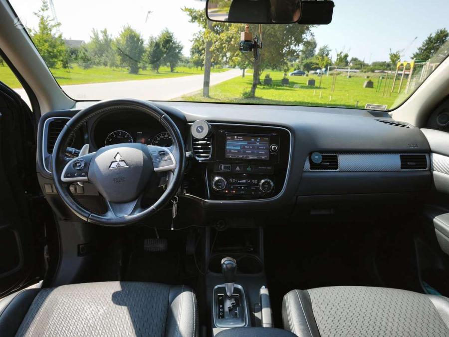 Melns Mitsubishi Outlander 2014 Klaipėda, ar dzinēja tilpumu 2.00 L un nobraukumu 147 tūkst. km par 11000 €, foto 11 vietnē AUTOMOTO.COM.LV