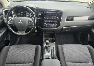 Black Mitsubishi Outlander 2014 in Panevezys, with an engine capacity of 2.00 L and mileage of 303 thousand km for 4999 €, photo 11 on AUTOMOTO.COM.LV