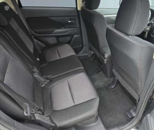 Black Mitsubishi Outlander 2014 in Panevezys, with an engine capacity of 2.00 L and mileage of 303 thousand km for 4999 €, photo 13 on AUTOMOTO.COM.LV