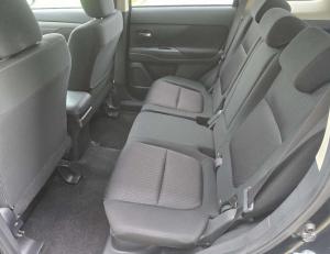 Black Mitsubishi Outlander 2014 in Panevezys, with an engine capacity of 2.00 L and mileage of 303 thousand km for 4999 €, photo 14 on AUTOMOTO.COM.LV