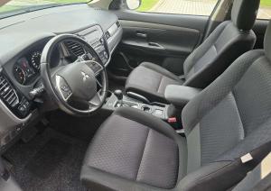 Black Mitsubishi Outlander 2014 in Panevezys, with an engine capacity of 2.00 L and mileage of 303 thousand km for 4999 €, photo 15 on AUTOMOTO.COM.LV