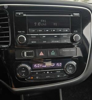Black Mitsubishi Outlander 2014 in Panevezys, with an engine capacity of 2.00 L and mileage of 303 thousand km for 4999 €, photo 20 on AUTOMOTO.COM.LV