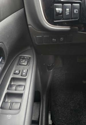 Black Mitsubishi Outlander 2014 in Panevezys, with an engine capacity of 2.00 L and mileage of 303 thousand km for 4999 €, photo 21 on AUTOMOTO.COM.LV