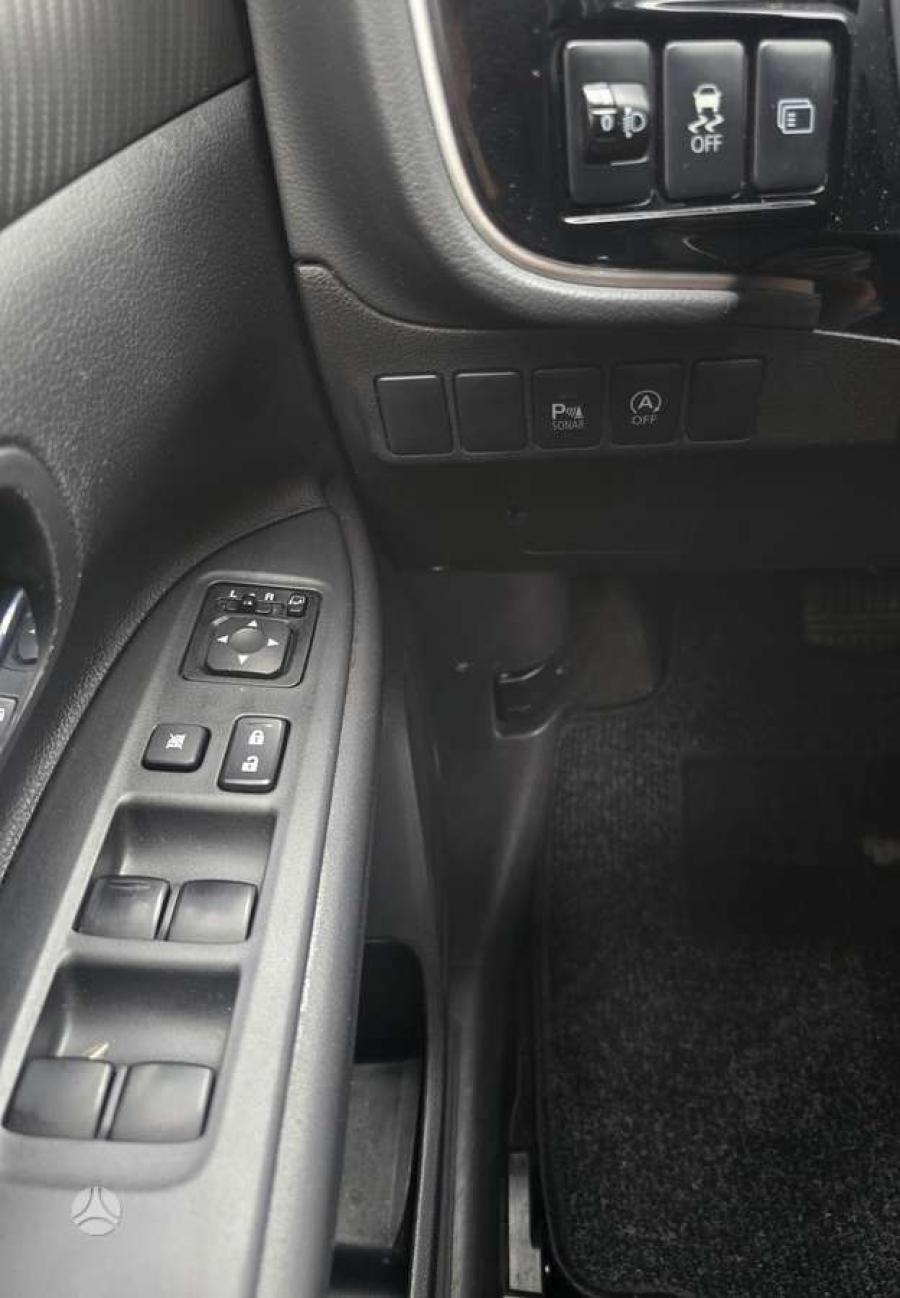 Black Mitsubishi Outlander 2014 in Panevezys, with an engine capacity of 2.00 L and mileage of 303 thousand km for 4999 €, photo 21 on AUTOMOTO.COM.LV