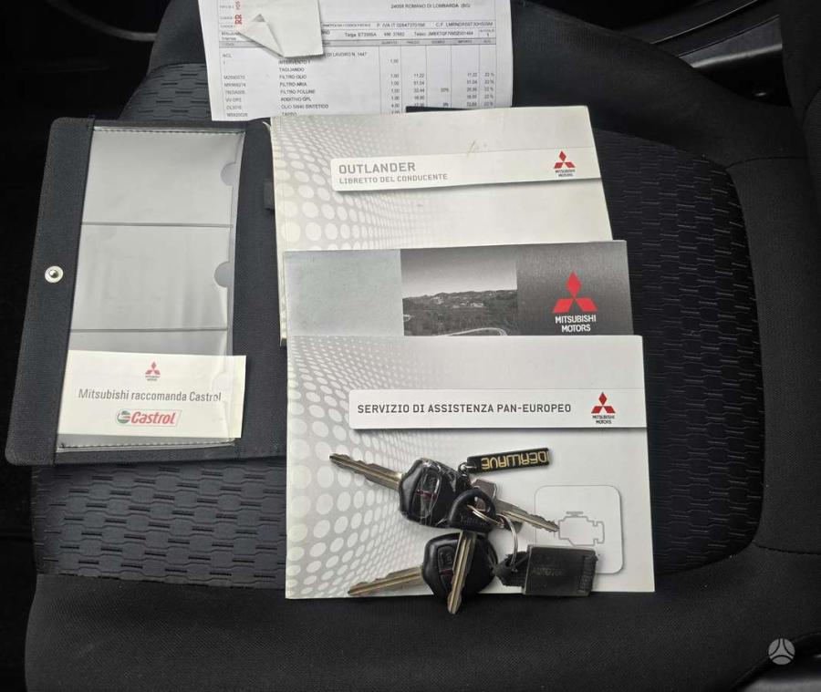 Black Mitsubishi Outlander 2014 in Panevezys, with an engine capacity of 2.00 L and mileage of 303 thousand km for 4999 €, photo 23 on AUTOMOTO.COM.LV