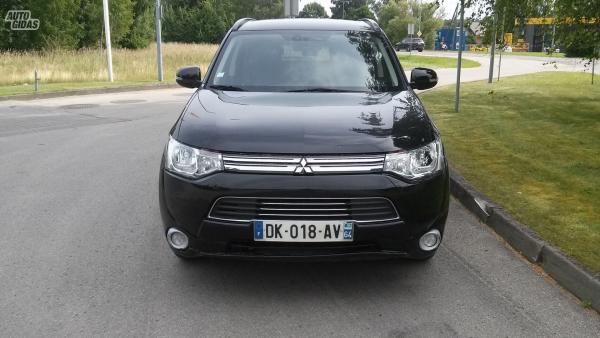 Mitsubishi Outlander 2014 in Taurage on AUTOMOTO.COM.LV Black Mitsubishi Outlander 2014 in Taurage, with an engine capacity of 2.00 L and mileage of 296 thousand km for 5950 €, photo 1 on AUTOMOTO.COM.LV