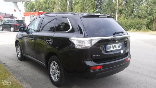 Mitsubishi Outlander 2014 in Taurage on AUTOMOTO.COM.LV Black Mitsubishi Outlander 2014 in Taurage, with an engine capacity of 2.00 L and mileage of 296 thousand km for 5950 €, photo 8 on AUTOMOTO.COM.LV