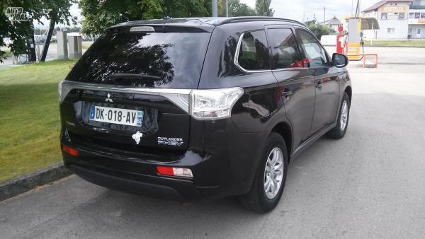 Mitsubishi Outlander 2014 in Taurage on AUTOMOTO.COM.LV Black Mitsubishi Outlander 2014 in Taurage, with an engine capacity of 2.00 L and mileage of 296 thousand km for 5950 €, photo 10 on AUTOMOTO.COM.LV
