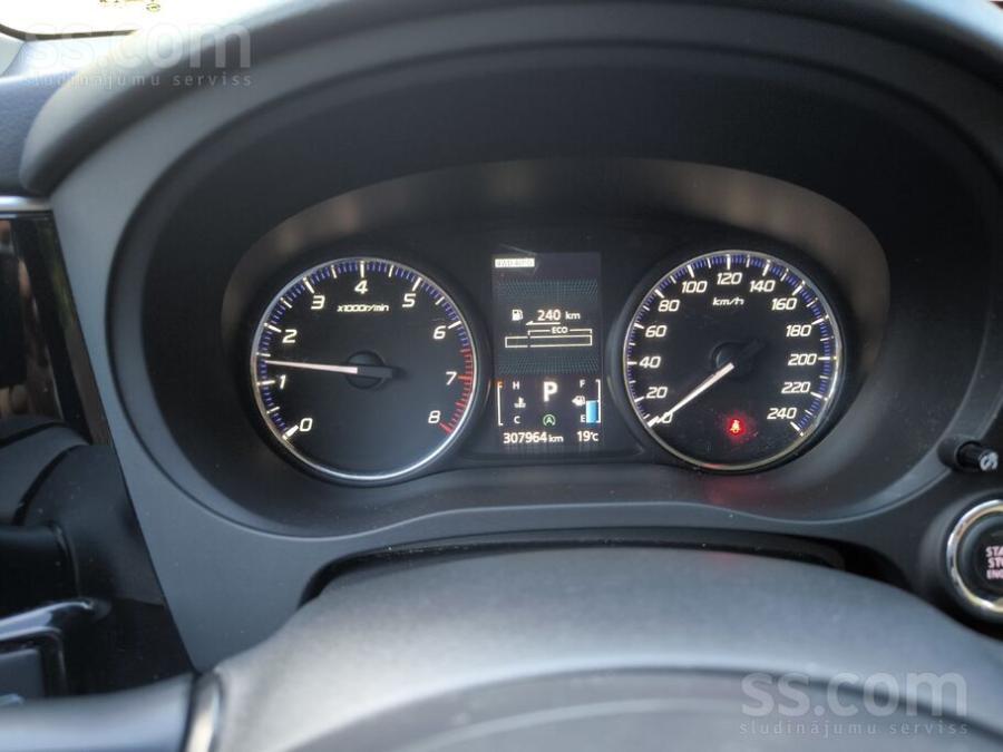 Melns Mitsubishi Outlander 2014 Rīga, ar dzinēja tilpumu 2.00 L un nobraukumu 308 tūkst. km par 4000 €, foto 7 vietnē AUTOMOTO.COM.LV