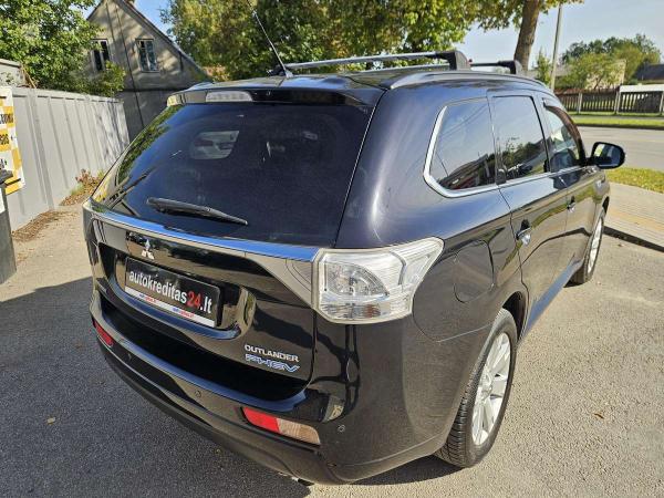Melns Mitsubishi Outlander 2014 Šauļi, ar dzinēja tilpumu 2.00 L un nobraukumu 269 tūkst. km par 7950 €, foto 5 vietnē AUTOMOTO.COM.LV