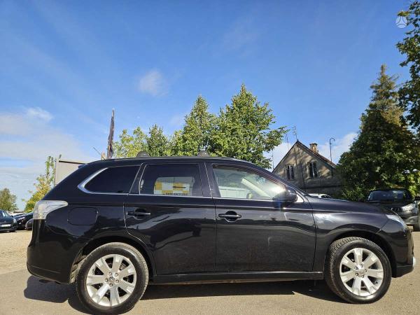Melns Mitsubishi Outlander 2014 Šauļi, ar dzinēja tilpumu 2.00 L un nobraukumu 269 tūkst. km par 7950 €, foto 7 vietnē AUTOMOTO.COM.LV