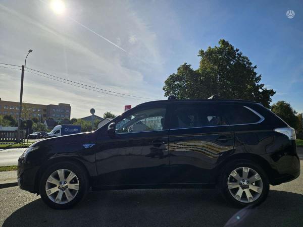Melns Mitsubishi Outlander 2014 Šauļi, ar dzinēja tilpumu 2.00 L un nobraukumu 269 tūkst. km par 7950 €, foto 10 vietnē AUTOMOTO.COM.LV
