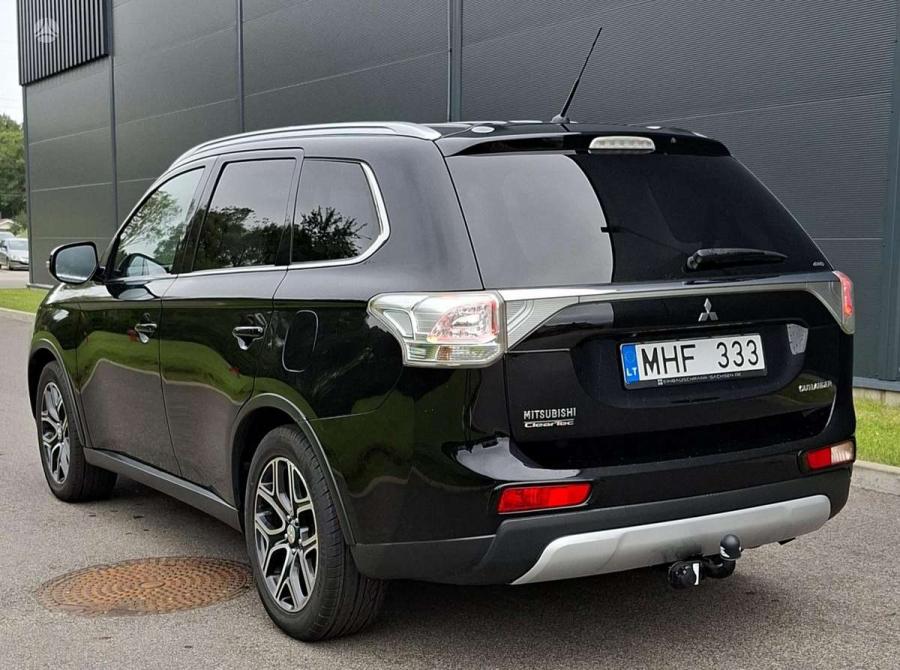Melns Mitsubishi Outlander 2014 Kauņa, ar dzinēja tilpumu 2.30 L un nobraukumu 209 tūkst. km par 8600 €, foto 5 vietnē AUTOMOTO.COM.LV