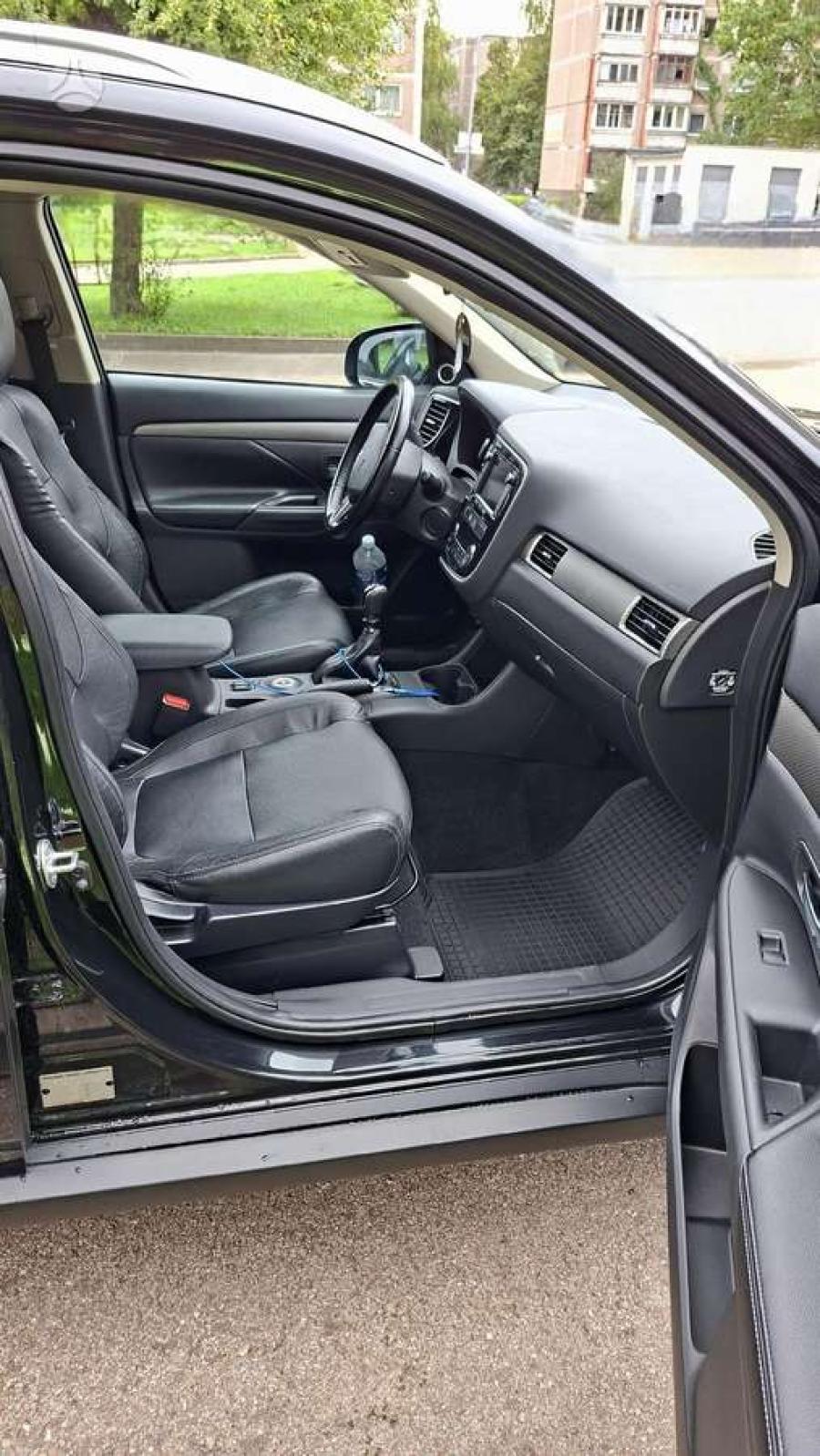 Melns Mitsubishi Outlander 2014 Kauņa, ar dzinēja tilpumu 2.30 L un nobraukumu 209 tūkst. km par 8600 €, foto 11 vietnē AUTOMOTO.COM.LV
