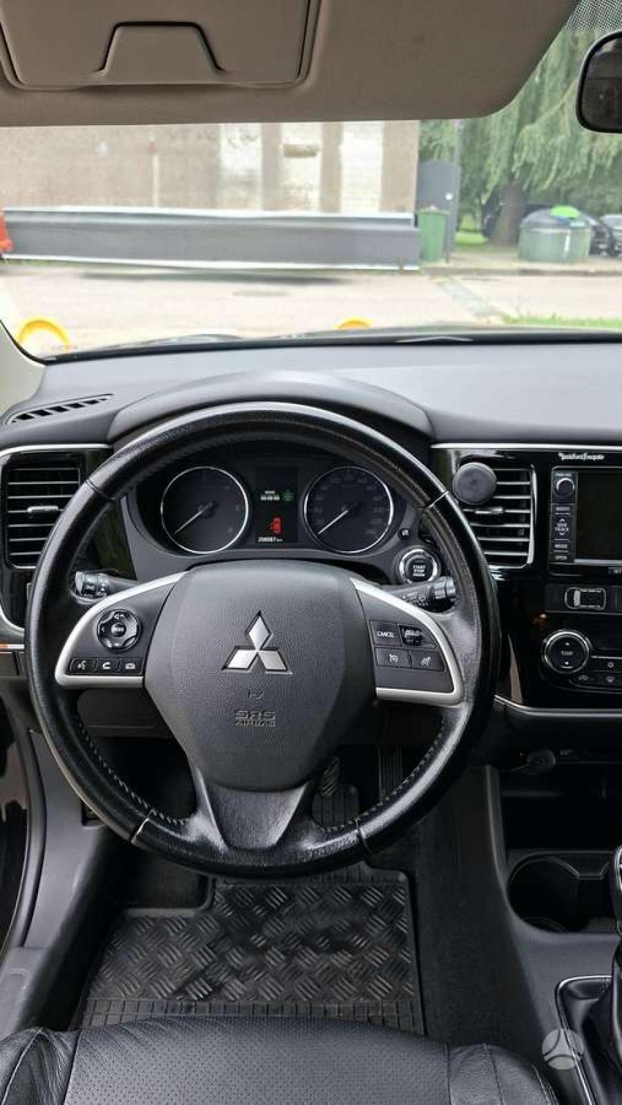 Melns Mitsubishi Outlander 2014 Kauņa, ar dzinēja tilpumu 2.30 L un nobraukumu 209 tūkst. km par 8600 €, foto 17 vietnē AUTOMOTO.COM.LV