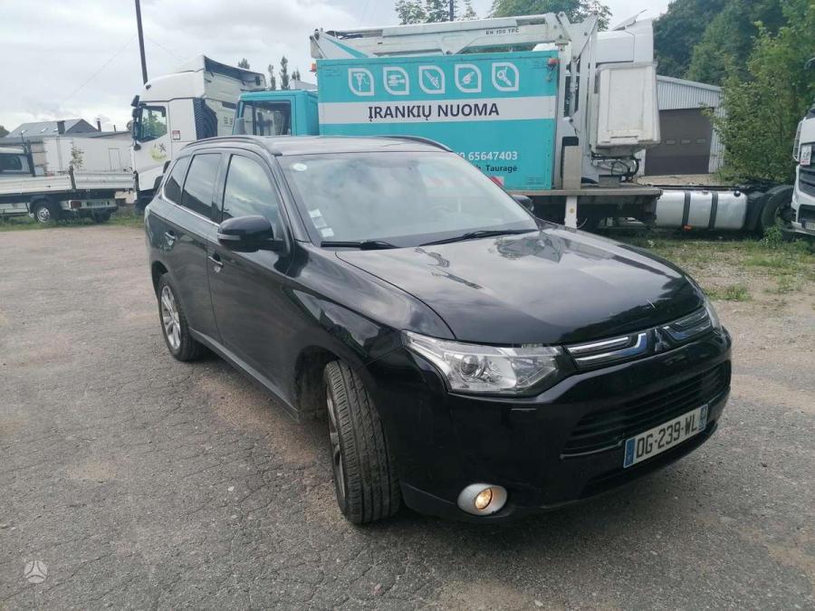Melns Mitsubishi Outlander 2014 Tauragė, ar dzinēja tilpumu 2.27 L un nobraukumu 202 tūkst. km par 7400 €, foto 3 vietnē AUTOMOTO.COM.LV