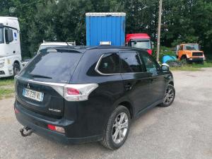 Melns Mitsubishi Outlander 2014 Tauragė, ar dzinēja tilpumu 2.27 L un nobraukumu 202 tūkst. km par 7400 €, foto 4 vietnē AUTOMOTO.COM.LV