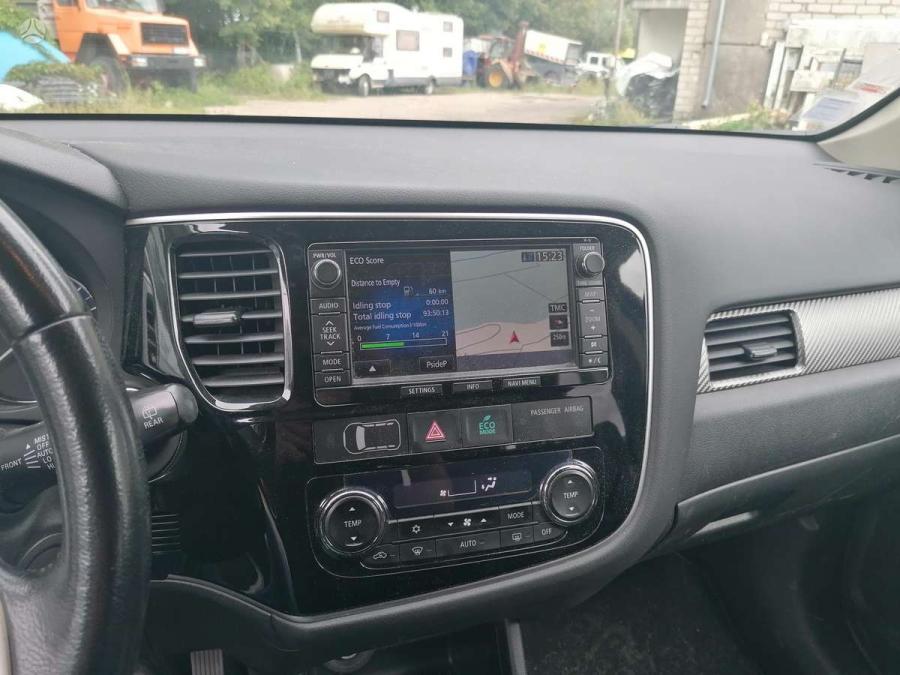 Melns Mitsubishi Outlander 2014 Tauragė, ar dzinēja tilpumu 2.27 L un nobraukumu 202 tūkst. km par 7400 €, foto 8 vietnē AUTOMOTO.COM.LV