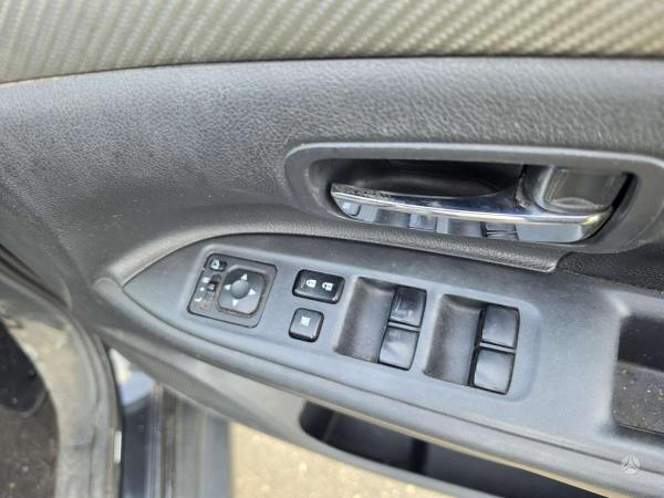 Black Mitsubishi Outlander 2014 in Jonava, with an engine capacity of 2.30 L and mileage of 132 thousand km for 2999 €, photo 10 on AUTOMOTO.COM.LV