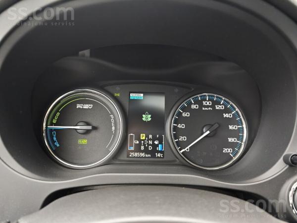 Black Mitsubishi Outlander 2014 in Riga, with an engine capacity of 2.00 L and mileage of 257 thousand km for 9250 €, photo 10 on AUTOMOTO.COM.LV