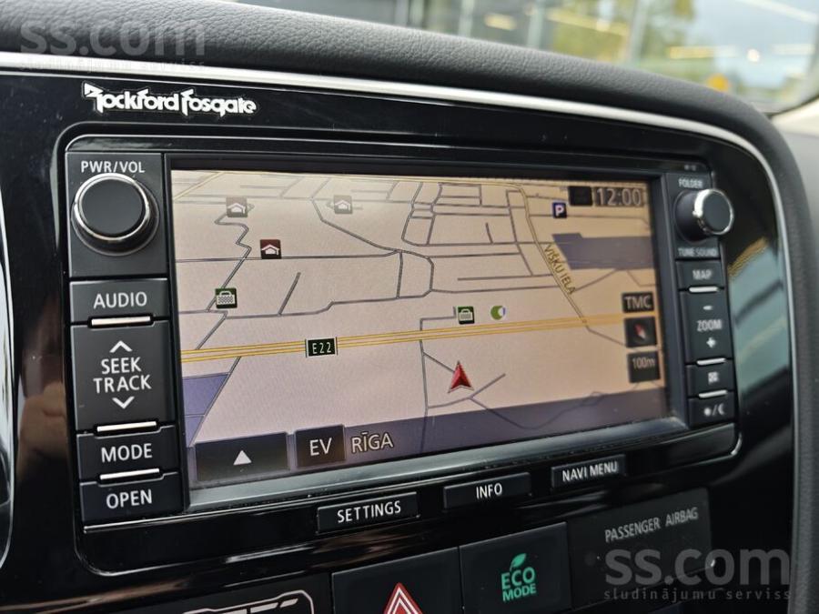 Melns Mitsubishi Outlander 2014 Rīga, ar dzinēja tilpumu 2.00 L un nobraukumu 257 tūkst. km par 9250 €, foto 12 vietnē AUTOMOTO.COM.LV