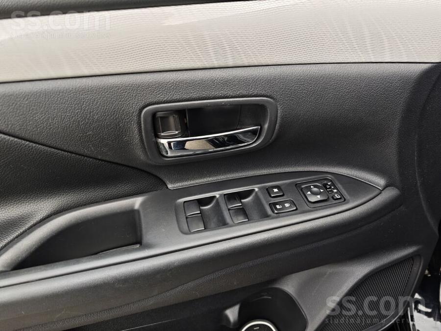 Melns Mitsubishi Outlander 2014 Rīga, ar dzinēja tilpumu 2.00 L un nobraukumu 257 tūkst. km par 9250 €, foto 15 vietnē AUTOMOTO.COM.LV